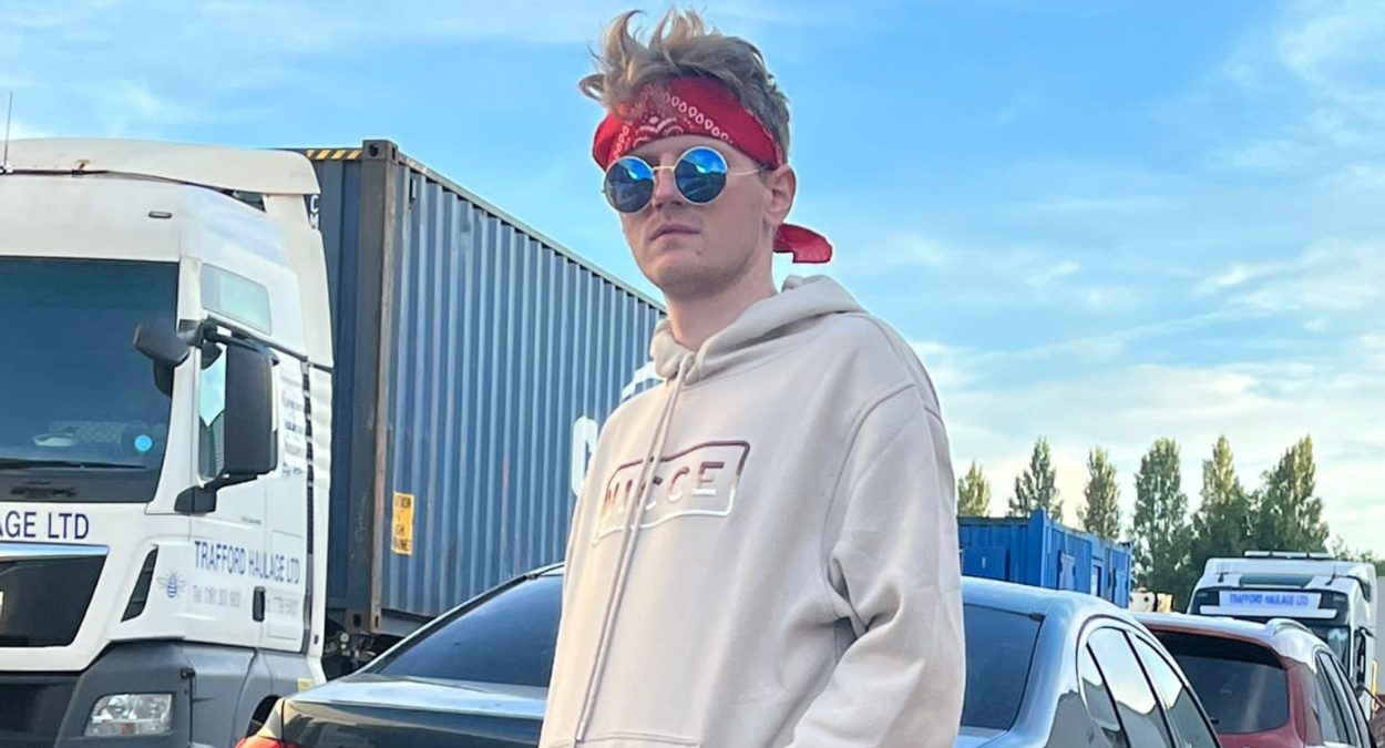 London Based Multi-Talented and Diverse Singer-Songwriter Christopher ...