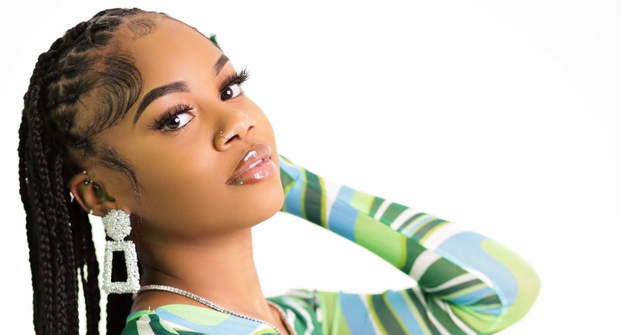 Keep Up With All Things Mayah V, a Female Artist, Breaking New Ground ...