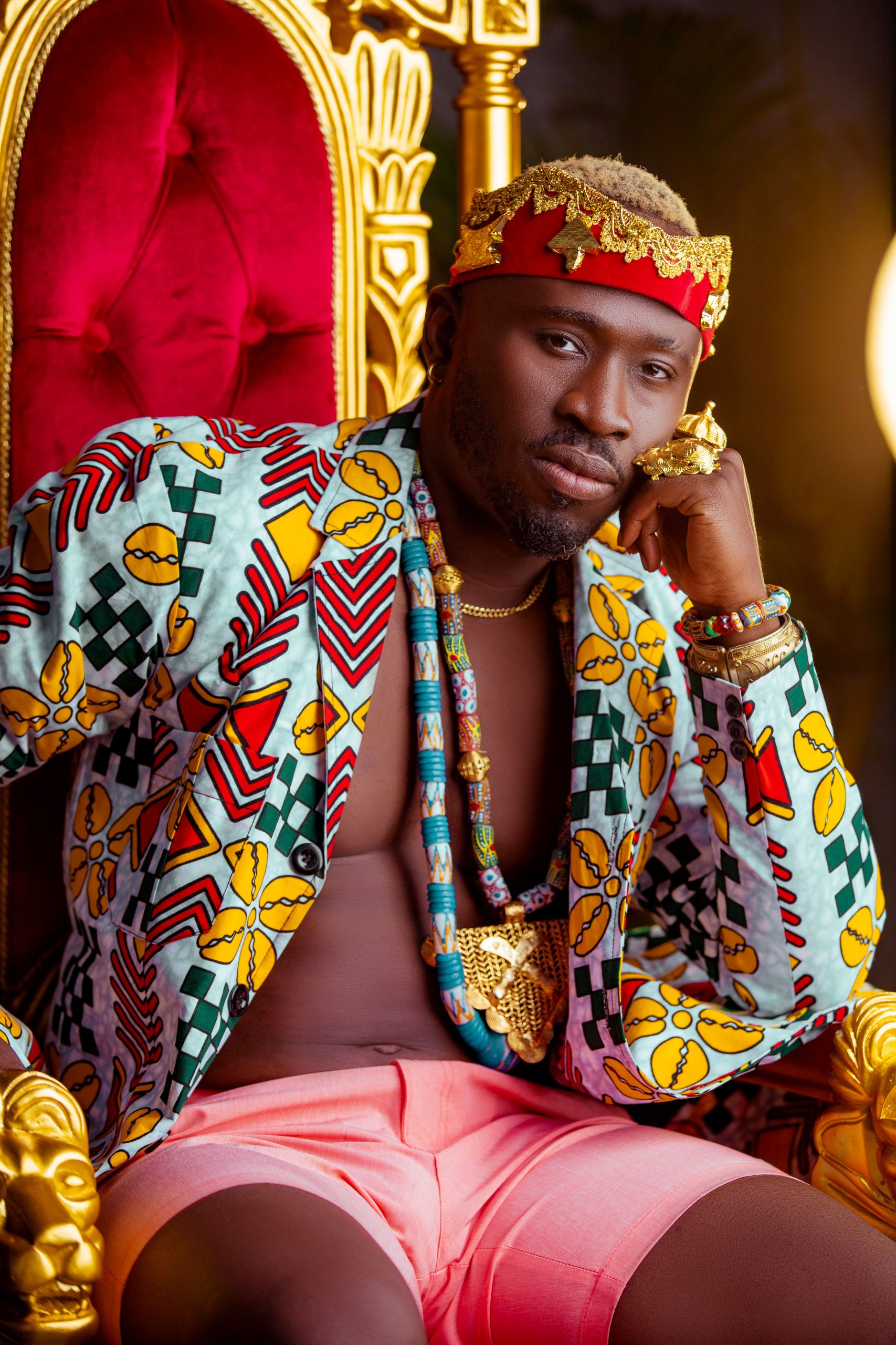 US-based afrobeat sensation KingKoss delivers an addicting banger ...