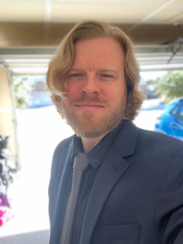 Amazingly Talented Singer-Songwriter Painter Fingers Delivers the ...